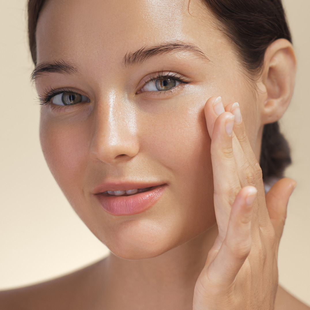Own your Glow Milky Fluid OW - Technical Art of Science